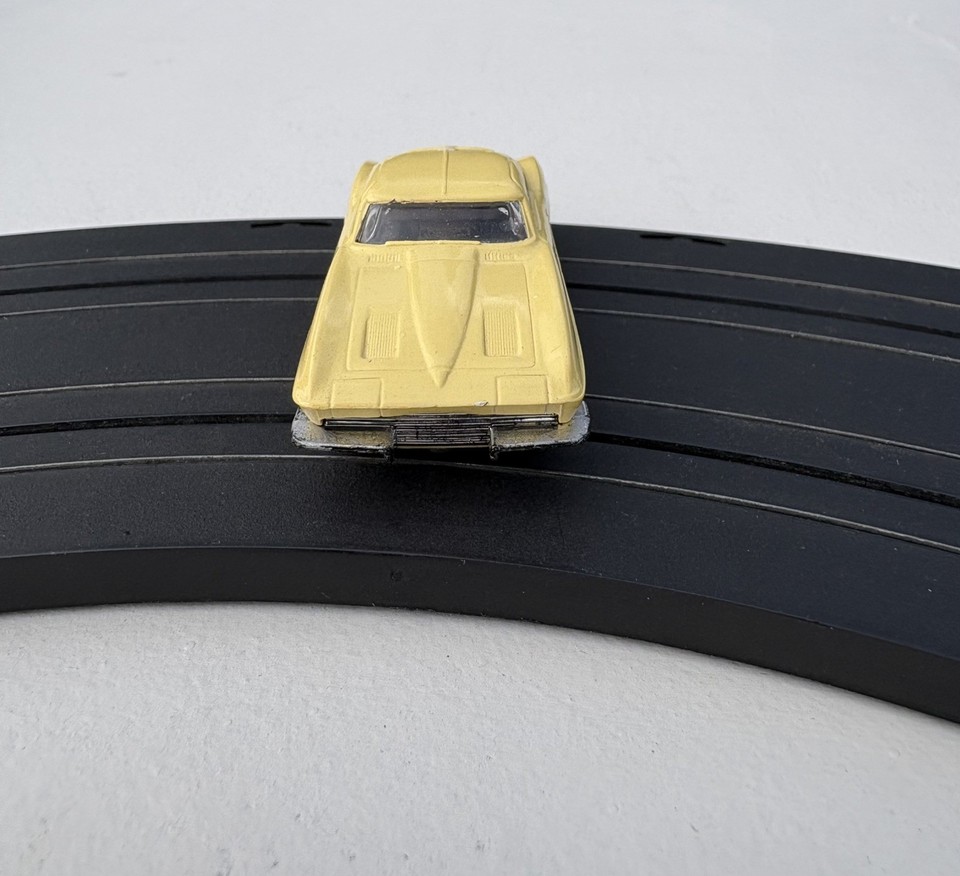 Aurora Tjet Thunderjet 1963 Yellow Corvette "Sting Ray" Split Window HO ...