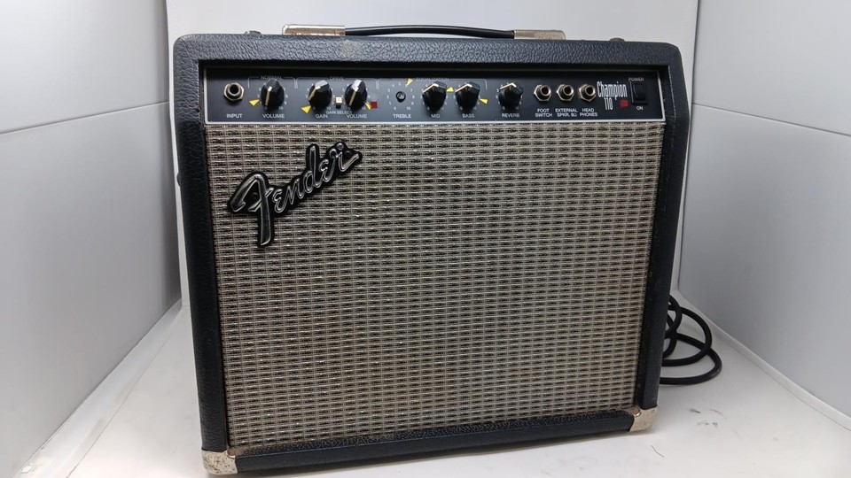Fender Champion 110 - 1x10in PR 225 TransTub Guitar Combo Amplifier ...