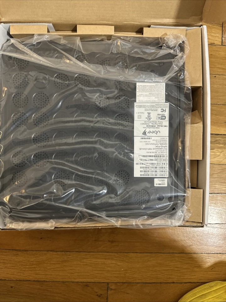 Ubee DOCSIS 3.0 WeMTA DVW32CB Cable Modem Wireless Router Gateway WiFi ...