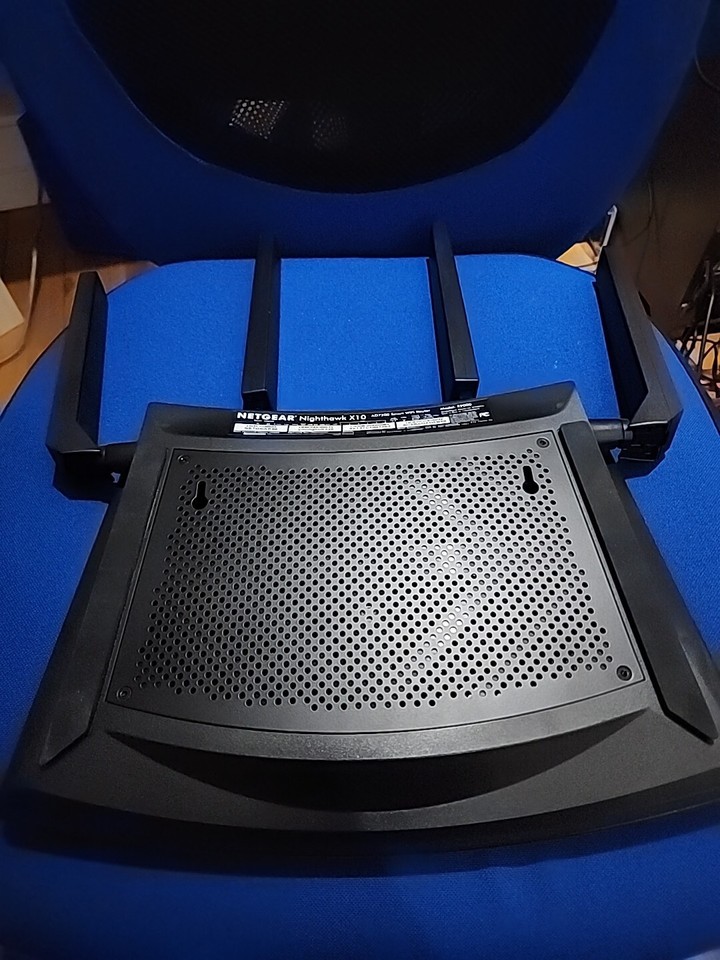 NETGEAR Nighthawk X10 7200 Mbps 7 Port Wireless AD Router (R9000-100NAS ...