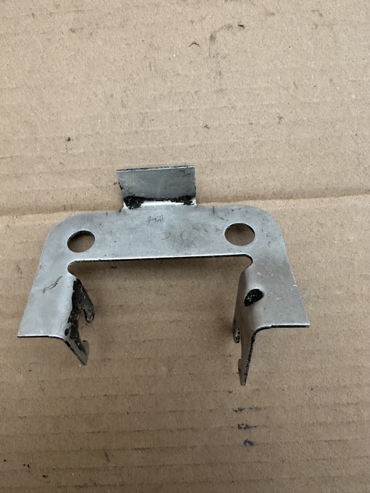 88-90 CORVETTE C4 ABS SENSOR WIRE RETAINER BRACKET FRONT RH 10087790 | eBay