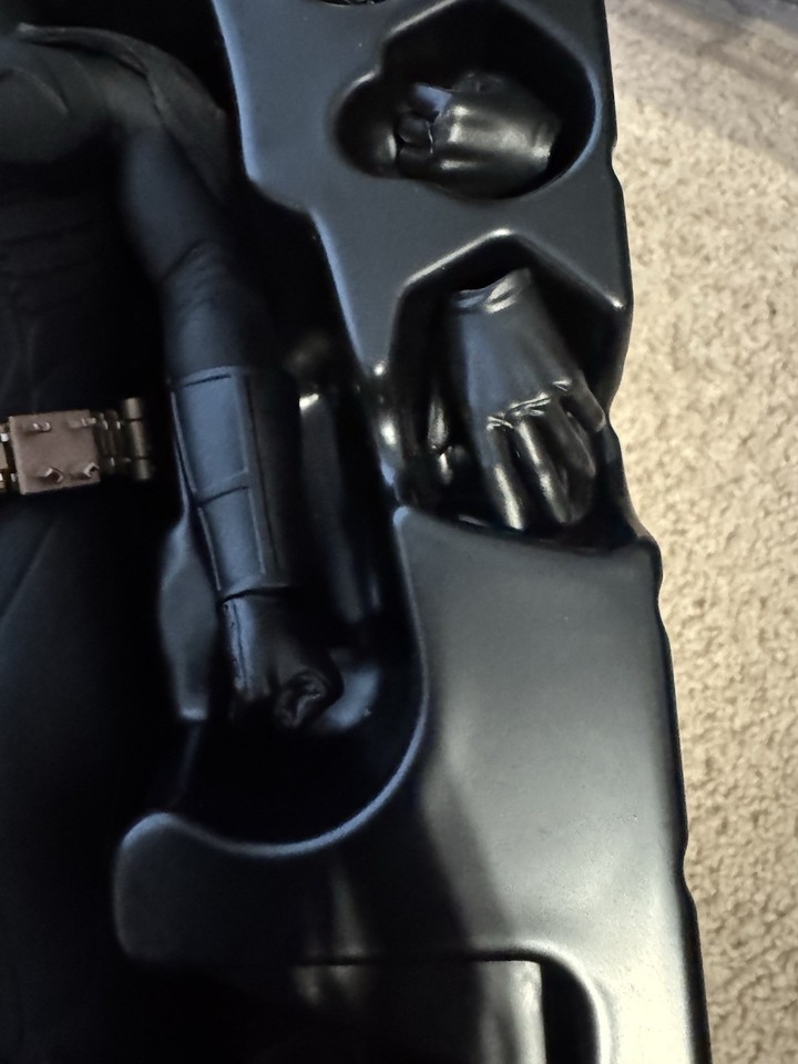 Hot Toys MMS595 The Dark Knight Trilogy Batman 1/6 Scale Figure Brand ...