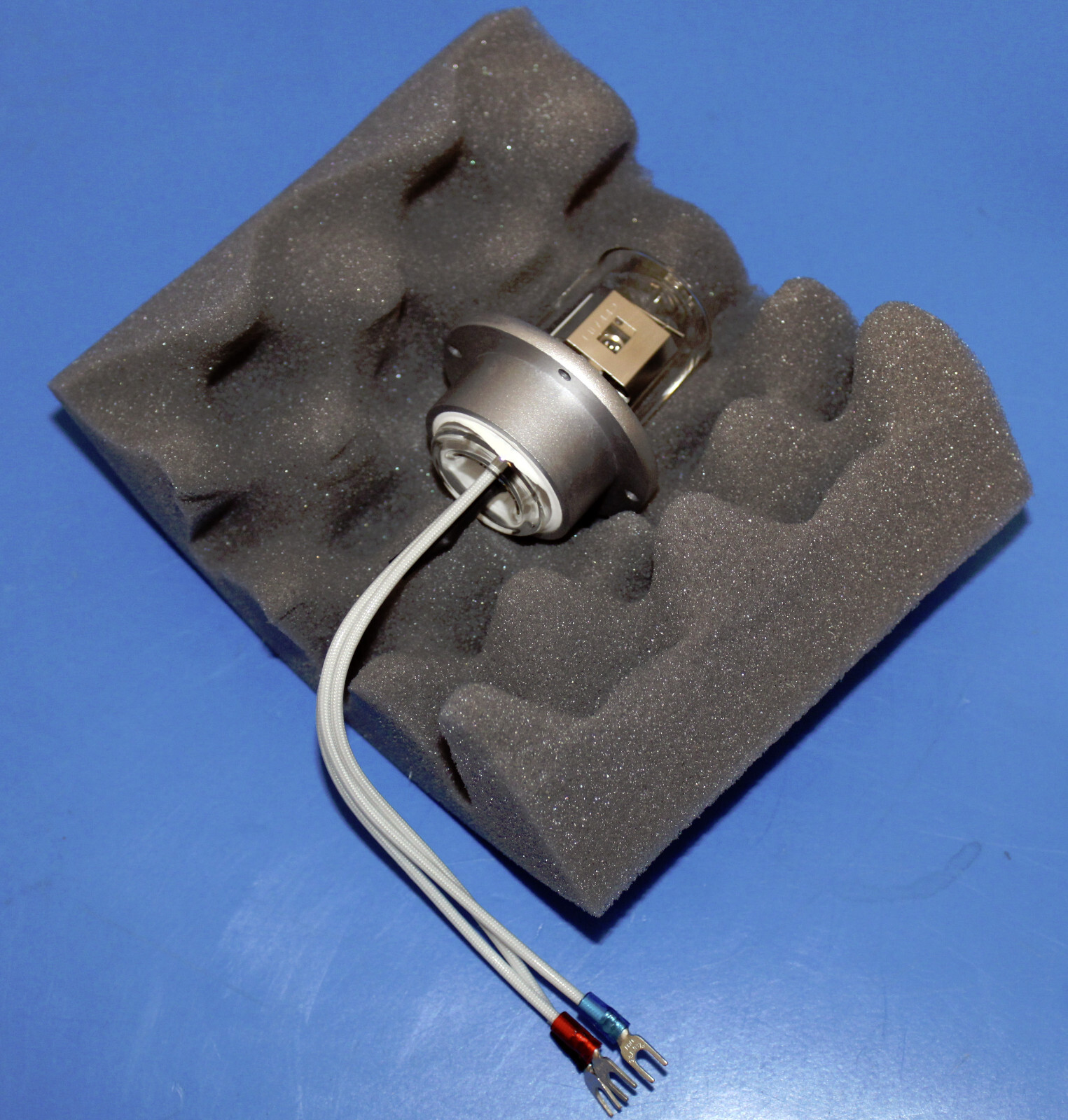 Hamamatsu L2d2 Deuterium Lamp L6311-50 W/ Housing for sale online | eBay