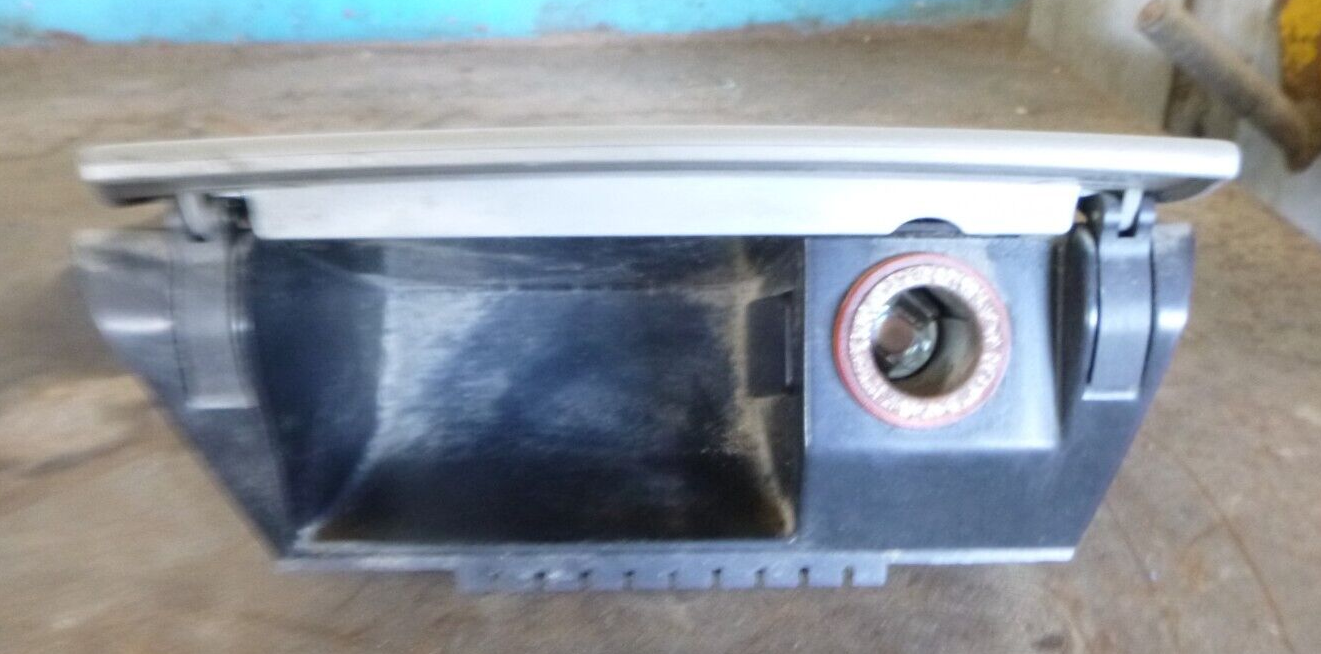 Ford Focus LV 4/09-7/11 Dashboard Pocket and Power Supply | eBay