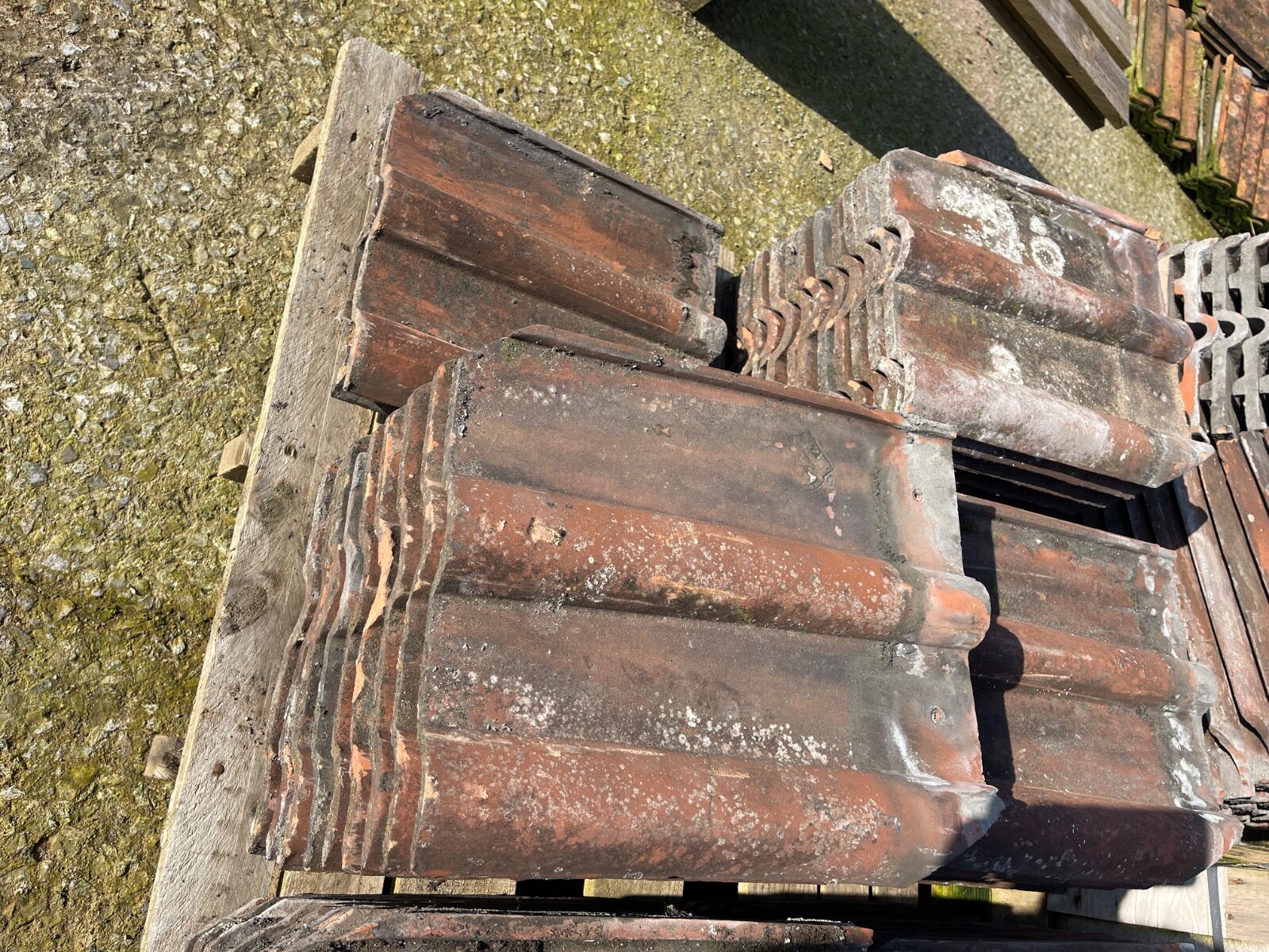 Red Reclaimed Clay Double Roman Roof Tiles (size 17 x14 inches) £2.50 x ...