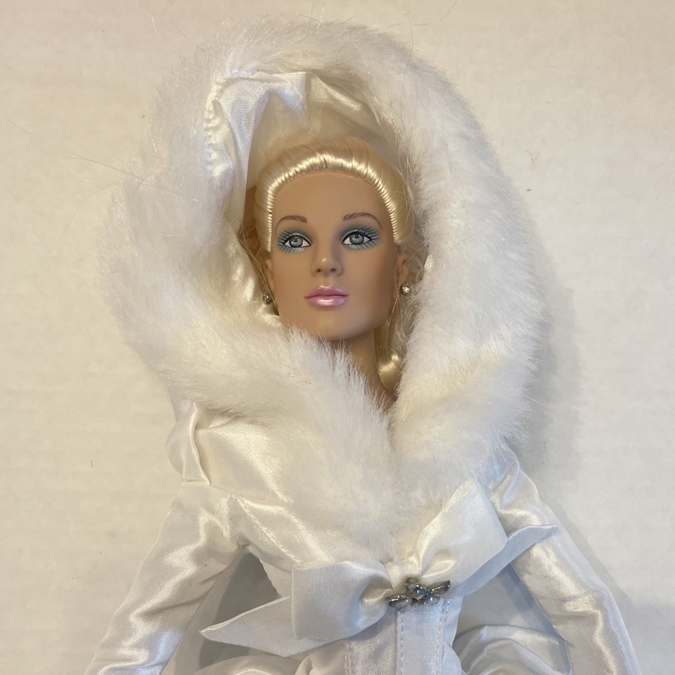 2008 Tonner 16" SNOW QUEEN LE500 | eBay