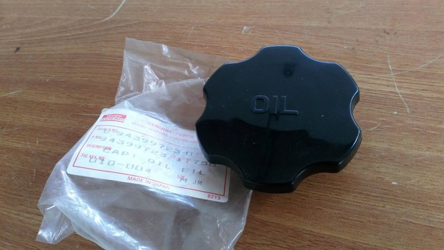 Oil Filler Cap 6hh1 / 6he1tc for Isuzu EVR FSR FTR FVR FXR 8-94399-723 ...