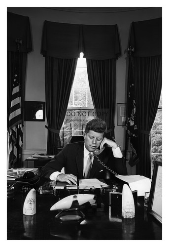 PRESIDENT JOHN F. KENNEDY TAKING PHONE CALL AT RESOLUTE DESK 4X6 PHOTO ...