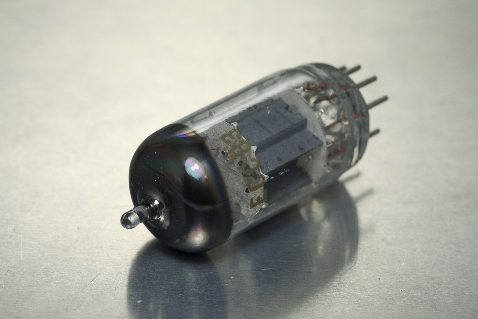 1x Tungsram ECC83 Valve Tube Disc-get Welded Eq 12AX7 CV492 B339 CV4004 ...