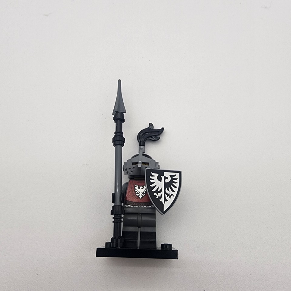 LEGO CASTLE LION KINGHTS,BLACK FALCON MINI FIGURES,WEAPONS,ARMOR ...