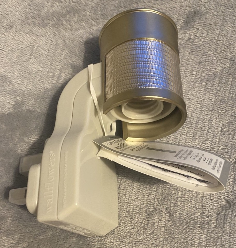 Bath & Body Works Gold Snakeskin 3 Pin UK Pluggable Wallflower Diffuser ...