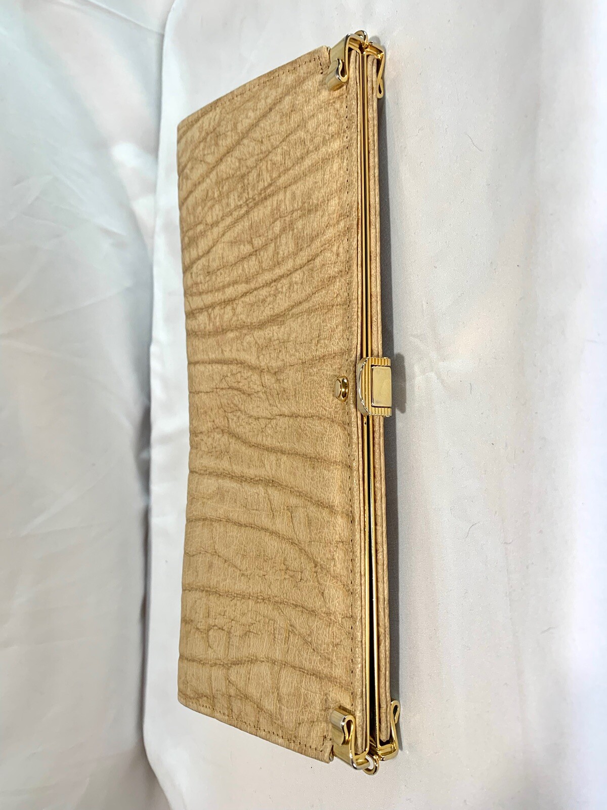 1980’s AFRICAN BUFFALO Skin Leather Tan CLUTCH w/ Gol… - Gem