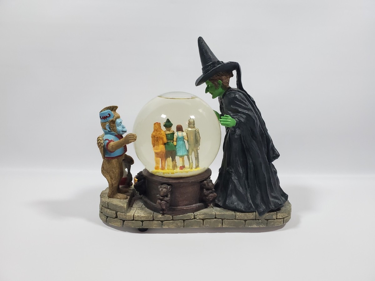Wizard Oz Snow Sculpture