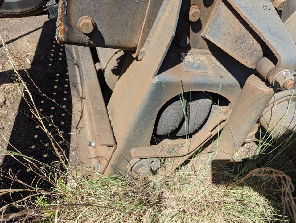Hendrickson Air Lift Axle Model# MY12A-614TD7P Serial# HAUX59743 Tag ...