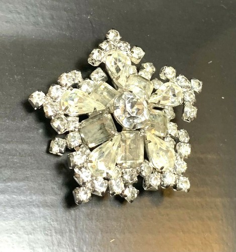 VINTAGE MARKED KRAMER OF NEW YORK BROOCH - Gem