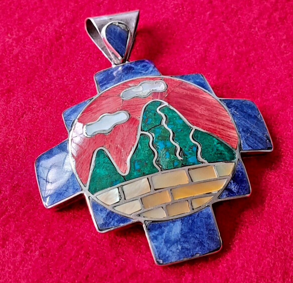 Peruvian pendant with a Machu Picchu design made of Silver with ...