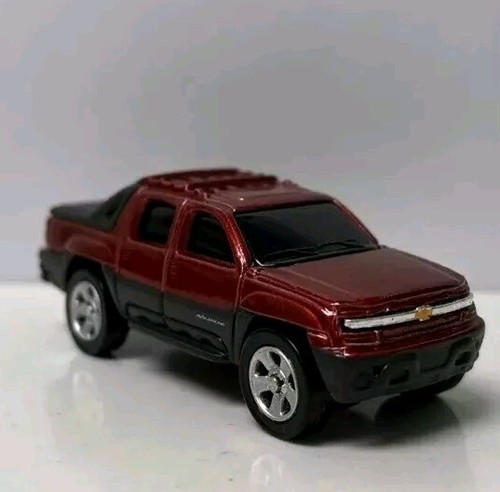 1st Gen 2001- 2006 Chevrolet Avalanche Sport Truck 1/64 Scale Limited ...