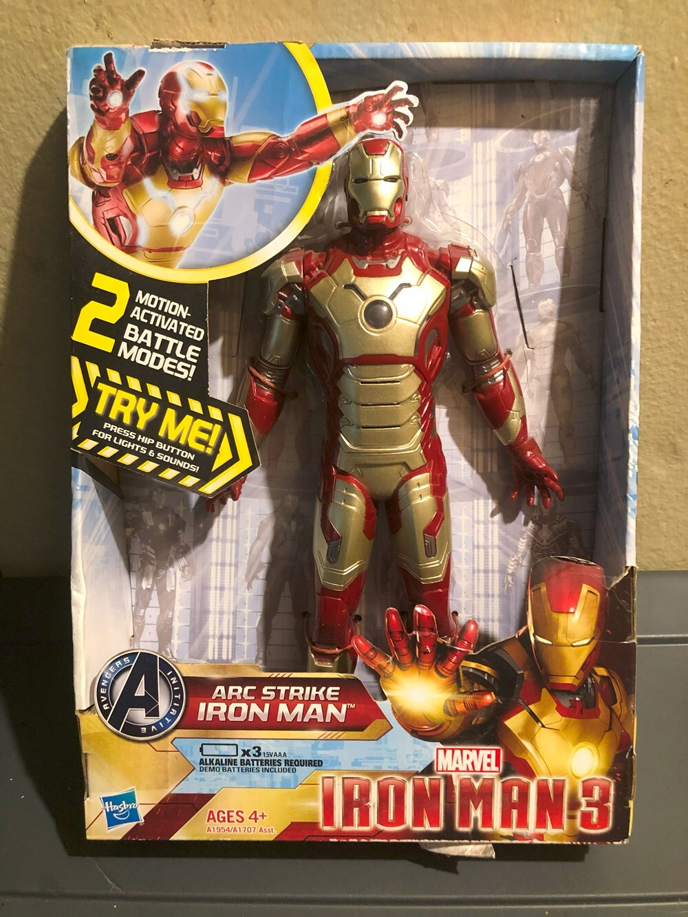 (Marvel, 2010) IRON MAN 3: Electronic Arc Strike 10" Figure [Talks ...