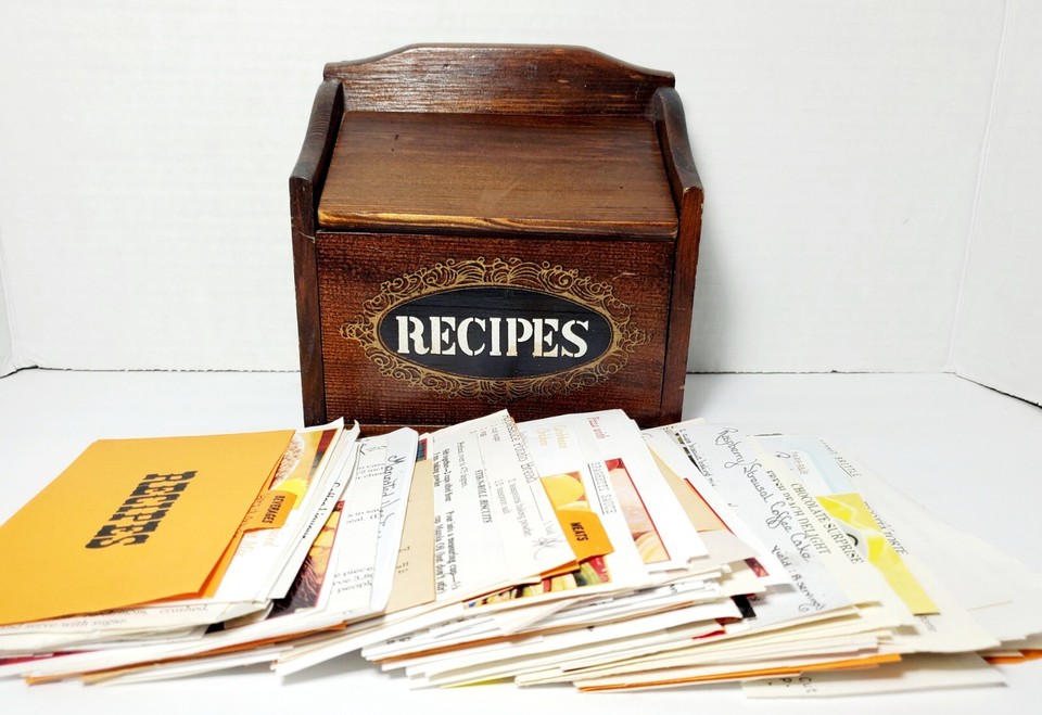 Vintage Wood RECIPE BOX w/ 225+ Clipped Recipes Estate Find ***See Desc ...