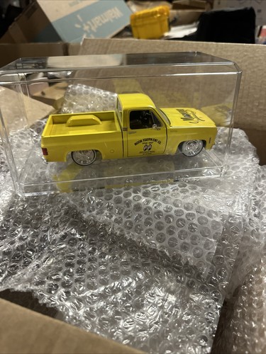 READ*M2 Machines Chase 1Of750 Moon eyes 1973 Chevrolet Silverado ...