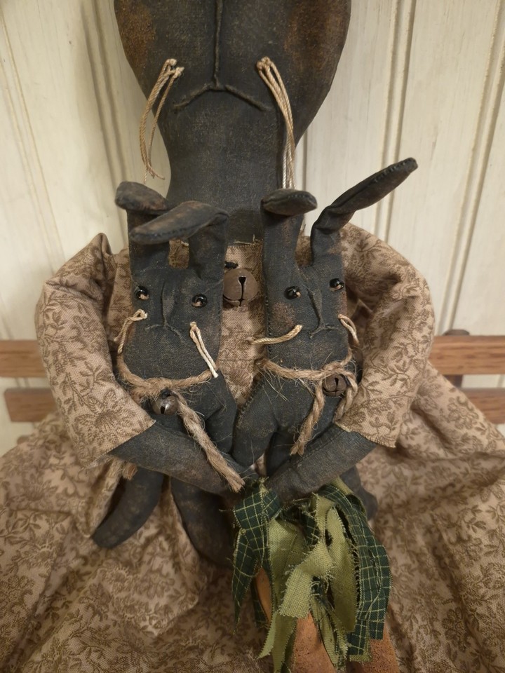 Primitive Grungy Black Mamma Bunny Rabbit Doll w/ Her Bunnies & Carrots ...