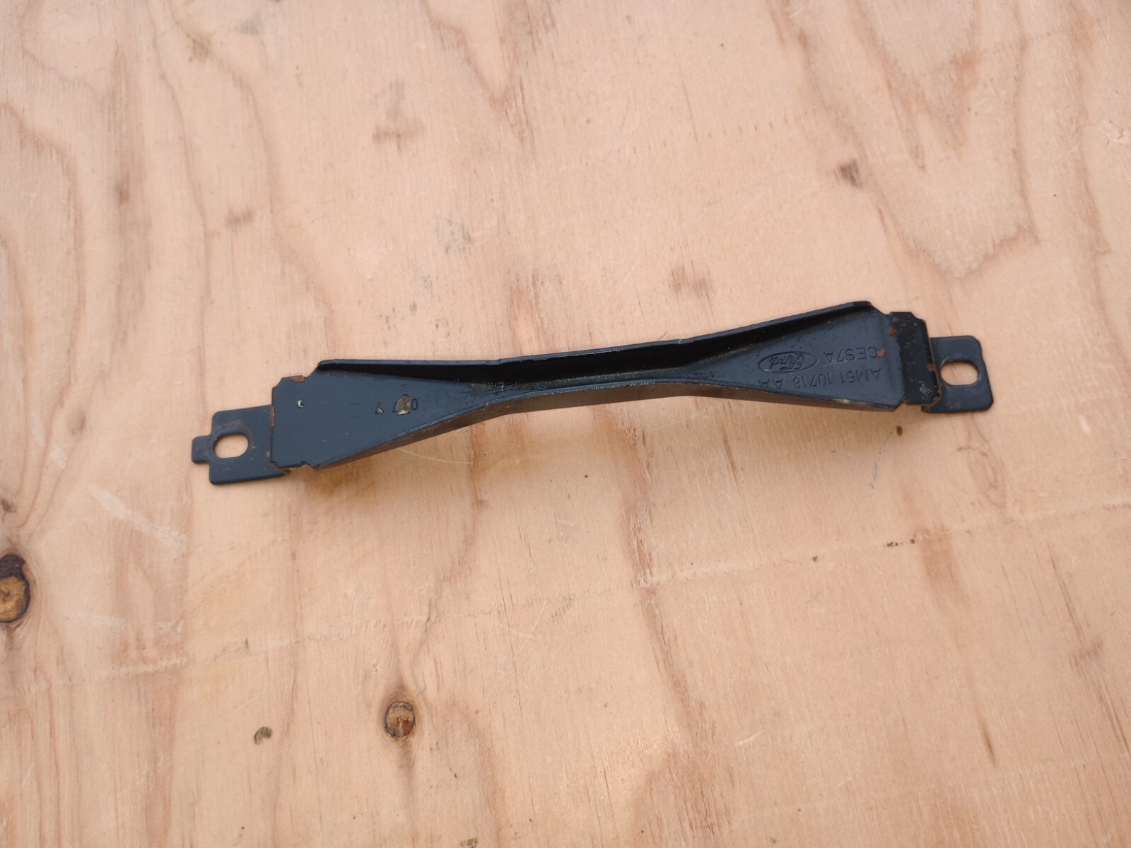 2012-2018 Ford Focus Battery Tray Hold Down Bracket Support AM51-10718 ...
