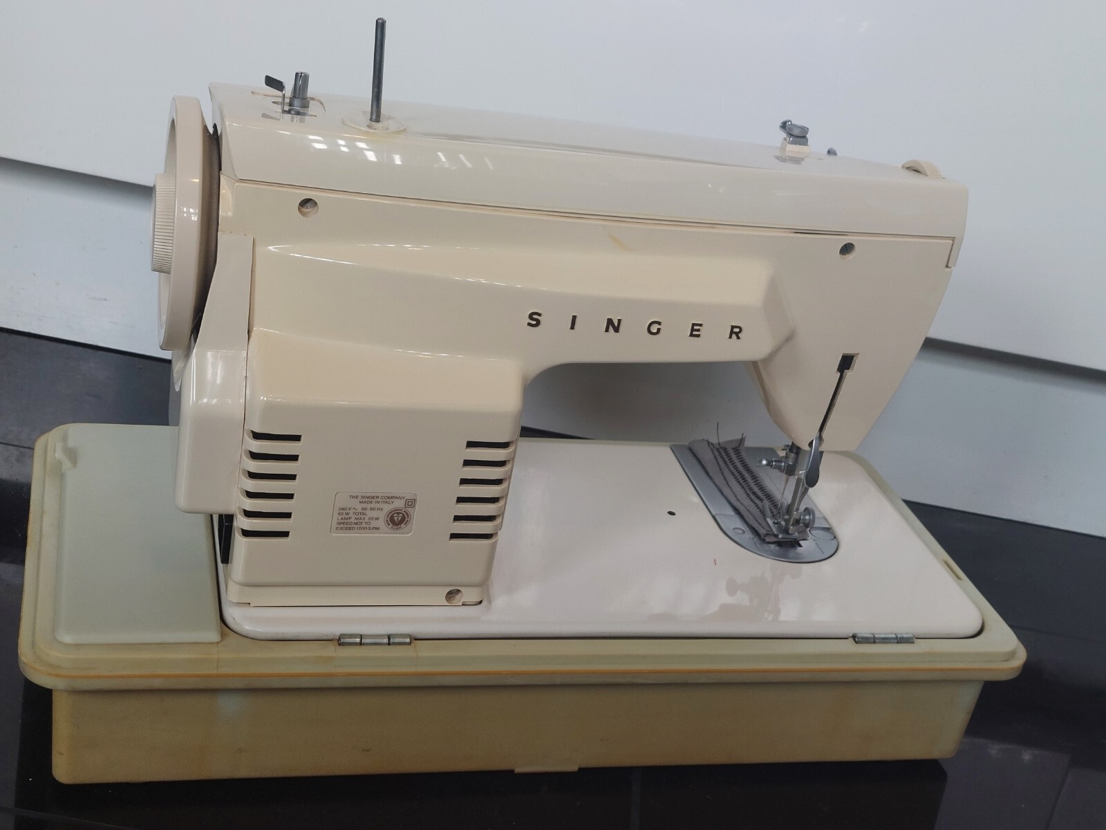 singer 367 sewing machine Made In Italy Fully Working order serviced ...