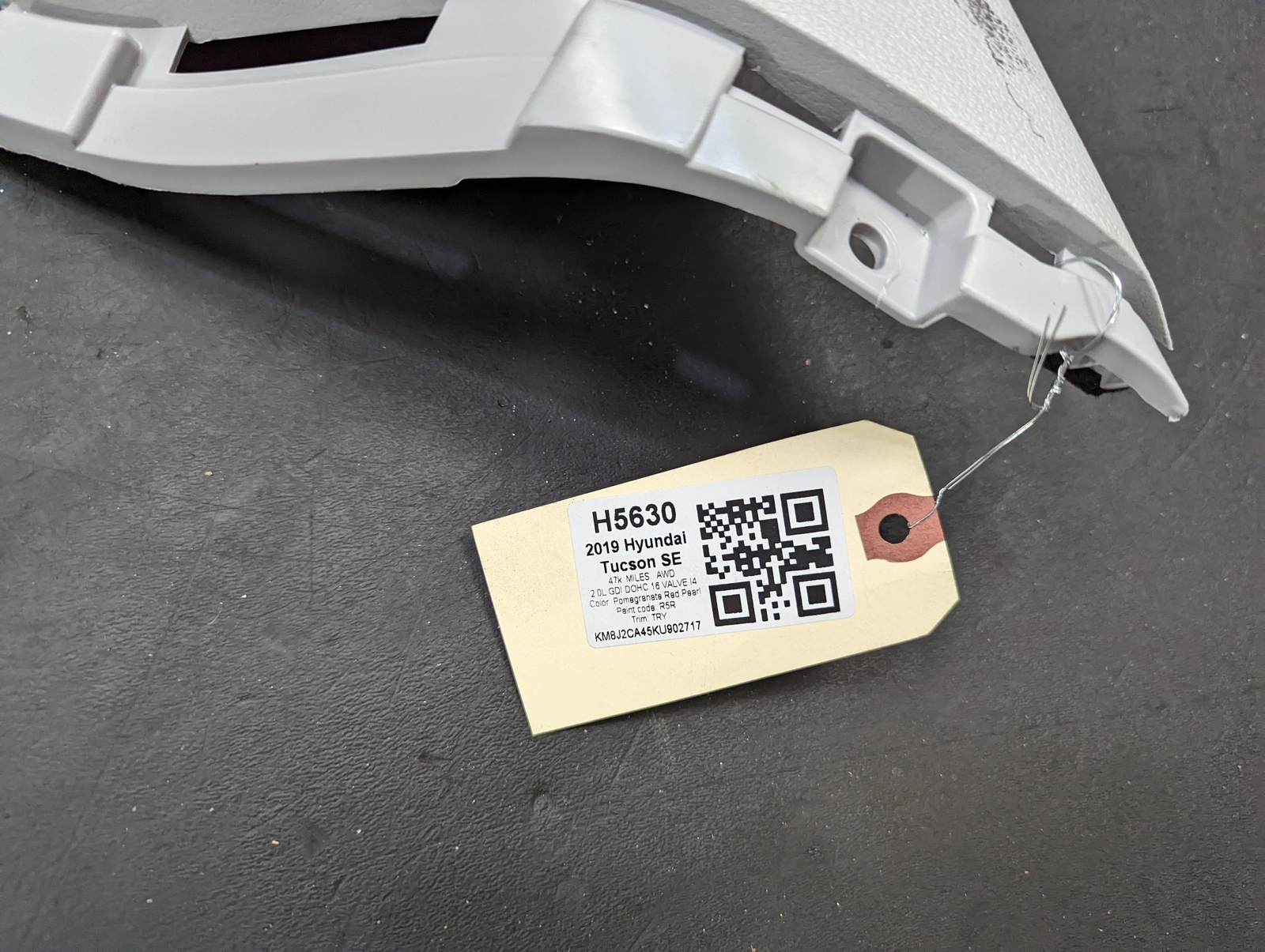 Rear Right C Pillar Upper Trim Panel 2019 Hyundai Tucson 85860-D3000 ...