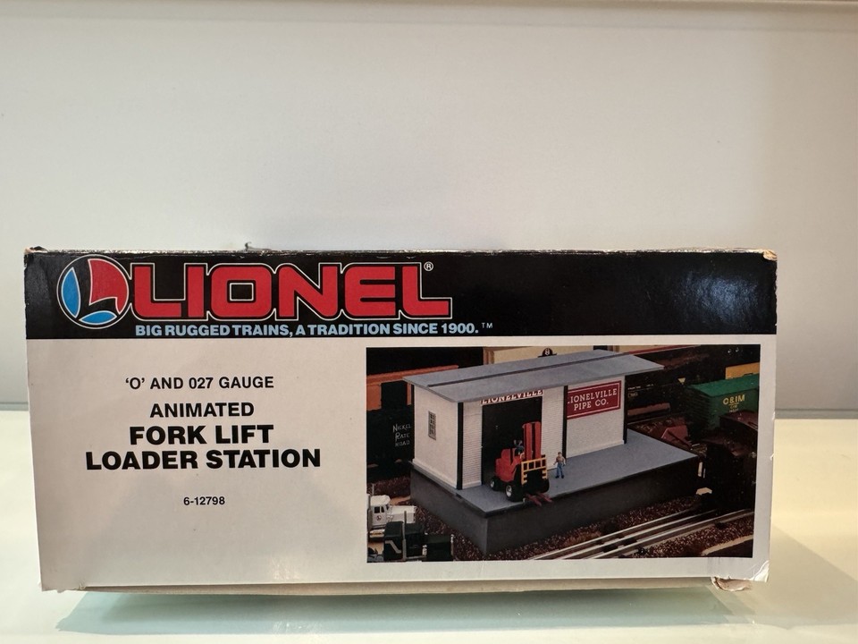Lionel Lionelville Pipe Company Warehouse Oprtng Forklift Loader ...