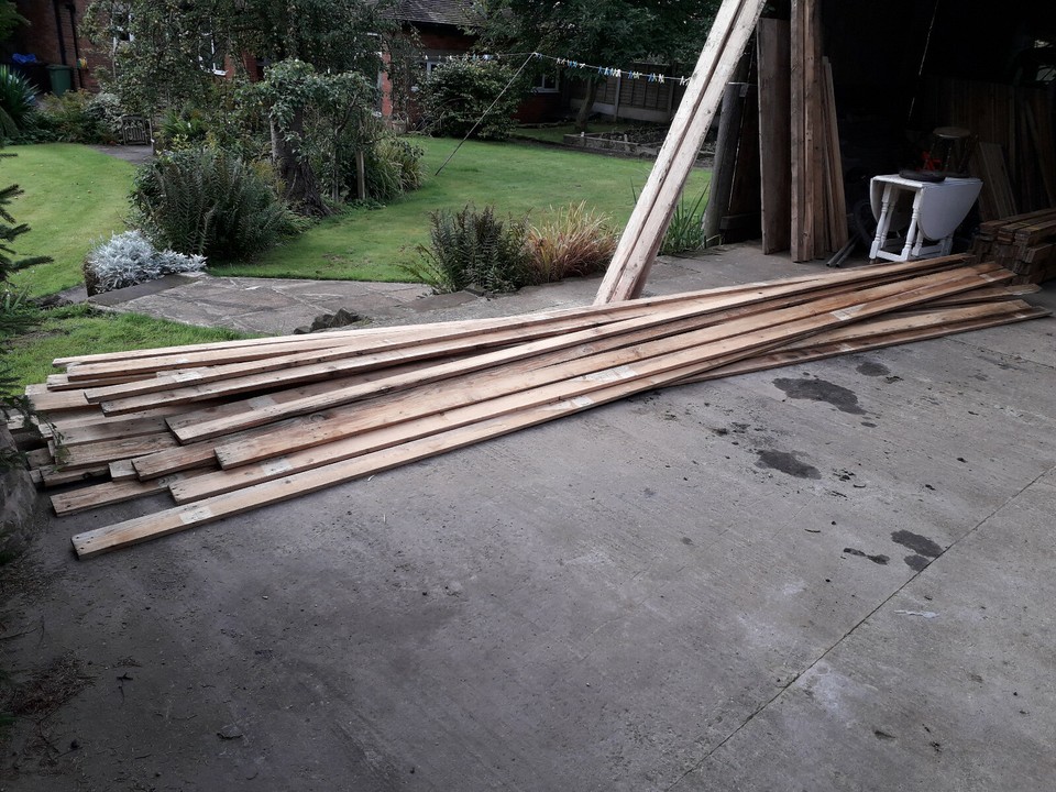 Reclaimed timber/wood in packs of 10. 3000mm X 100mm X 22mm (10 ft X ...