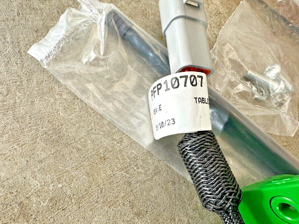 NEW John Deere RTK Radio 900, 900 MHz PFA12455, PCSRD9B754385, BPF12285 ...