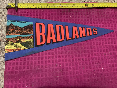 VINTAGE Badlands National Monument South Dakota Souvenir PENNANT Banner ...