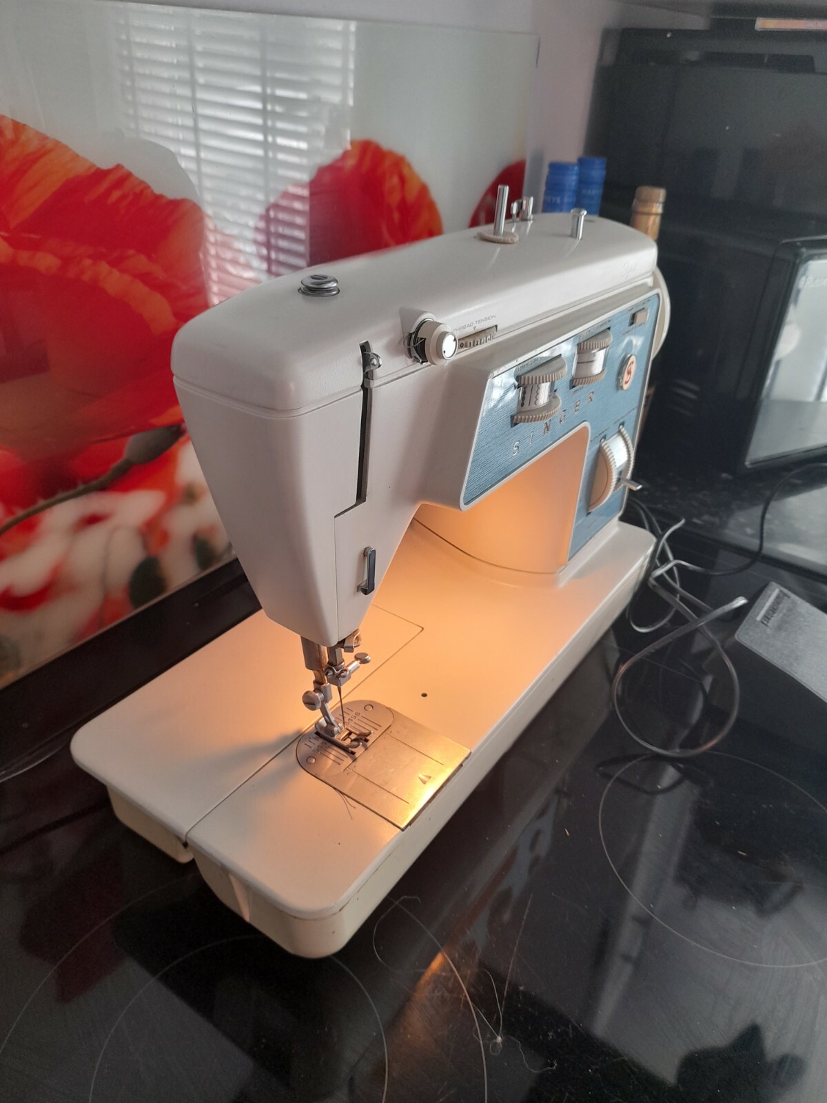 Vintage SINGER Stylist Zig-Zag Model 776 Sewing Machine . | eBay UK
