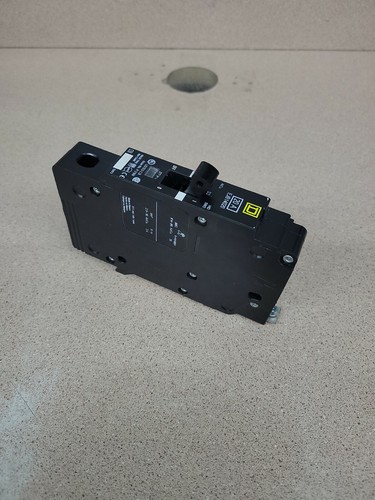 LOT OF 9 Square D EJB EJB14020 1 Pole 20 Amp 480 Volt Circuit BreakeR ...