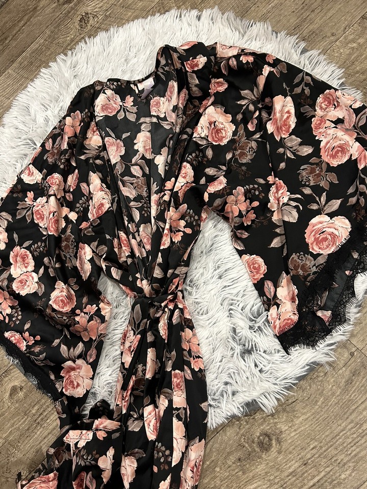 Secret Treasures Floral Roses Robe Satin Feel 2X | eBay