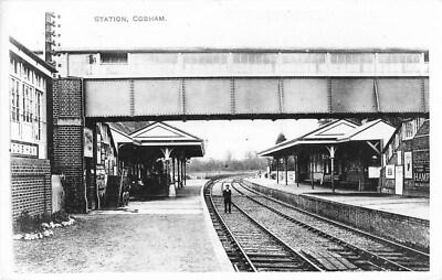 Vintage Trains - Cobham railway station Black & White Photograph (Z3 ...