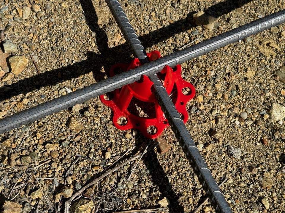 Sandbaggy Plastic Rebar Chair - Elevates Rebar 1 ½" or 2" - Rebar #3 to ...