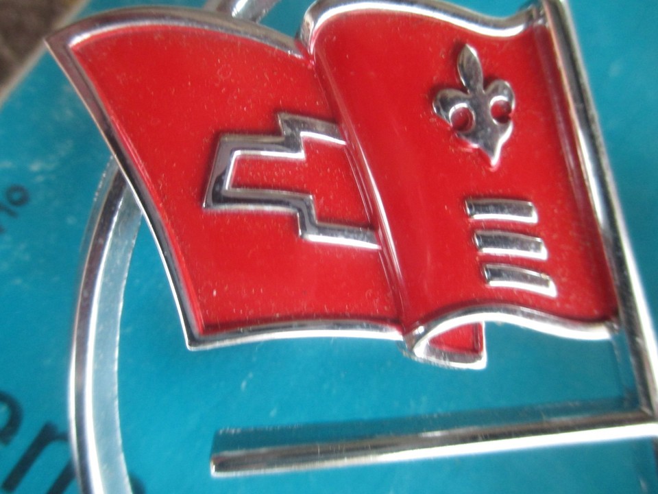 Corvette 1962 NOS OEM Front Nose Emblem #3796355 Original Box | eBay