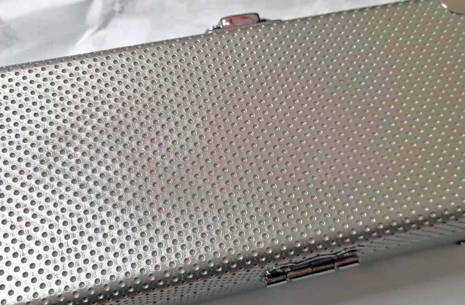 EX DEMO SILVER 2 PC HARD CUE CASE FOAMED LINED WITH REINFORCED CORNERS ...