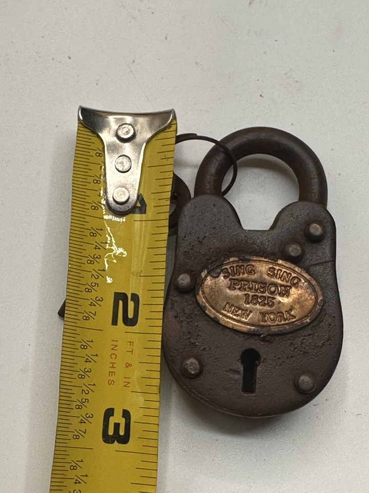 Antique Finish Rustic Cast Iron Sing Sing Gate Lock Padlock 2 Keys SAME ...