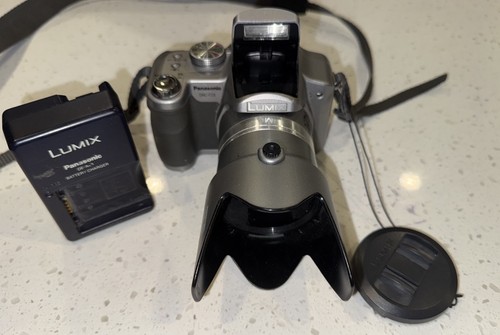 Panasonic Lumix DMC-FZ8 12x Optical Zoom Digital SLR Camera Tested ...