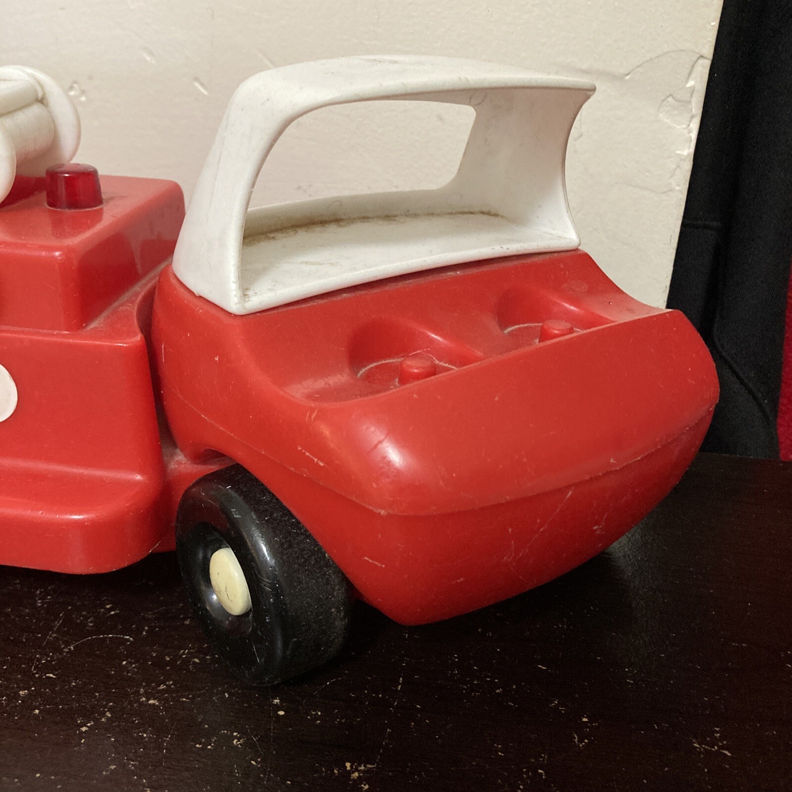 Vintage Little Tikes Red Fire Engine Truck 2 Fireman Toddle Tots Lt2 ...