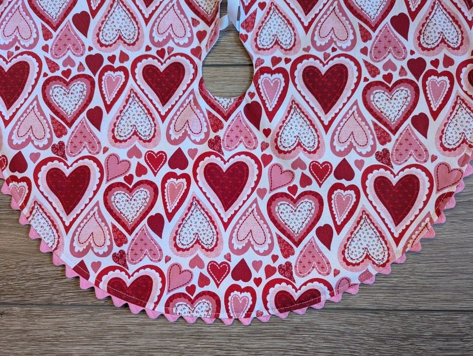 Red & Pink Hearts Valentine’s Day Mini 18” Tree Skirt Reversible ...