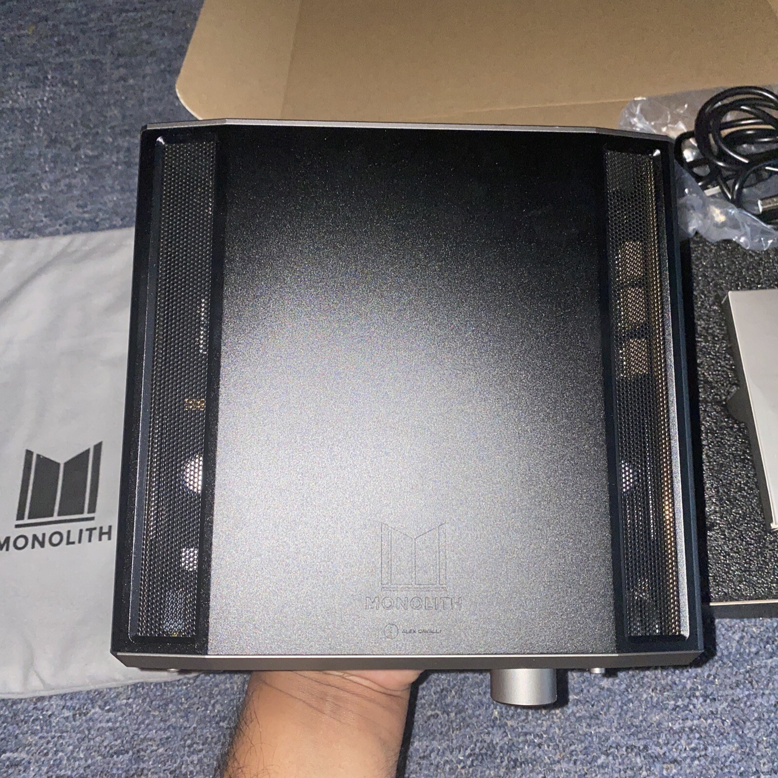 Monolith Liquid Gold Balanced Headphone Amplifier and DAC by Alex ...