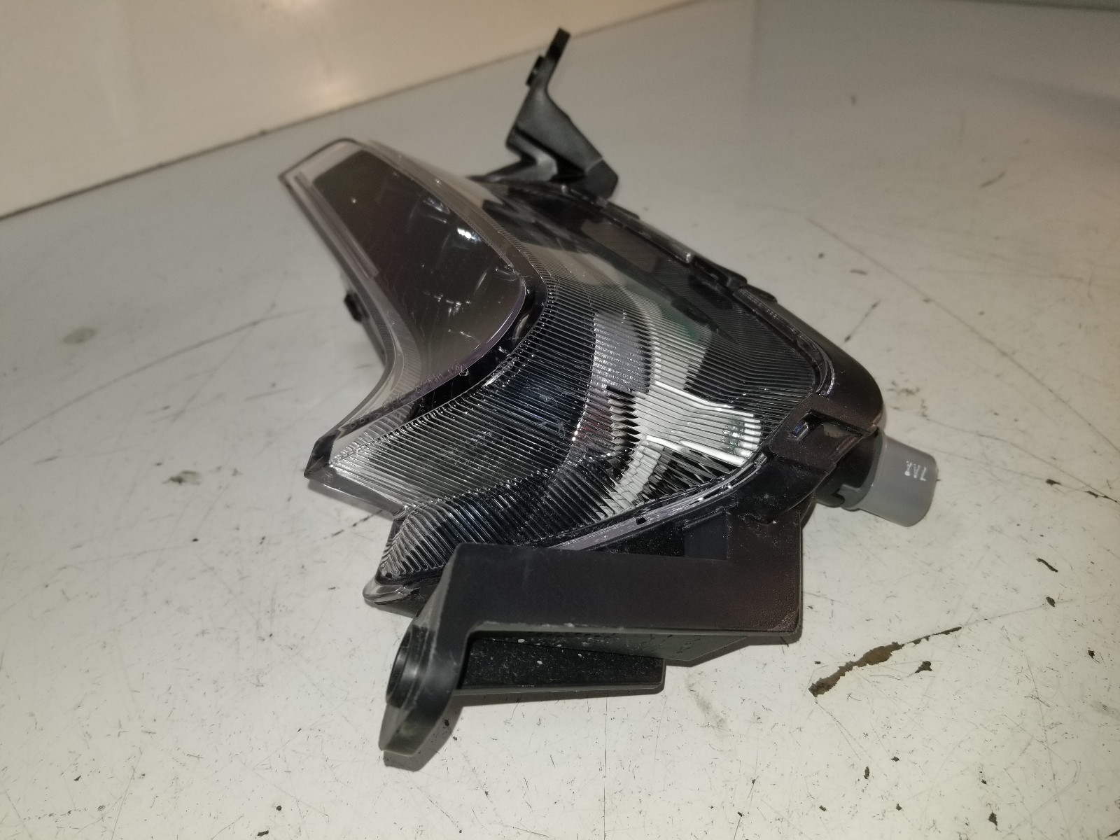 HYUNDAI ELANTRA DRIVER LEFT LED OEM 17 18 DRL FOG LIGHT LAMP 92207 ...