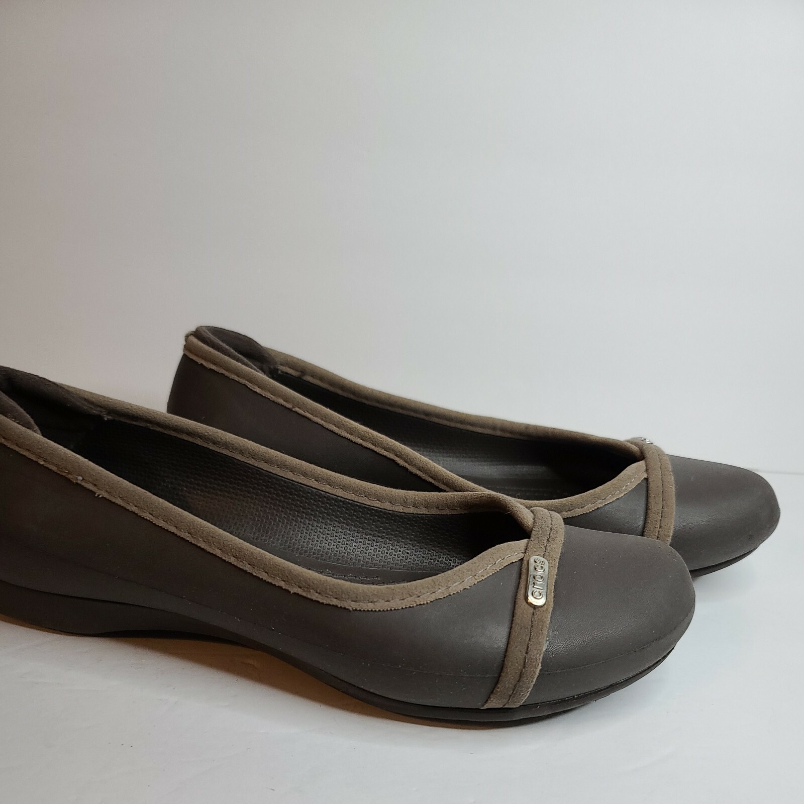 Crocs Brown Enclosed Toe Kaela Slip Resistant Flats - Gem