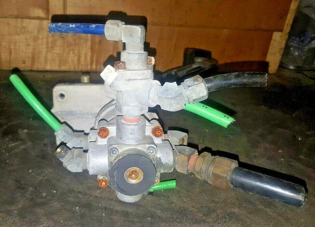 Bendix Freightliner Air Brake Valve T-290181-e 45013 for sale online | eBay