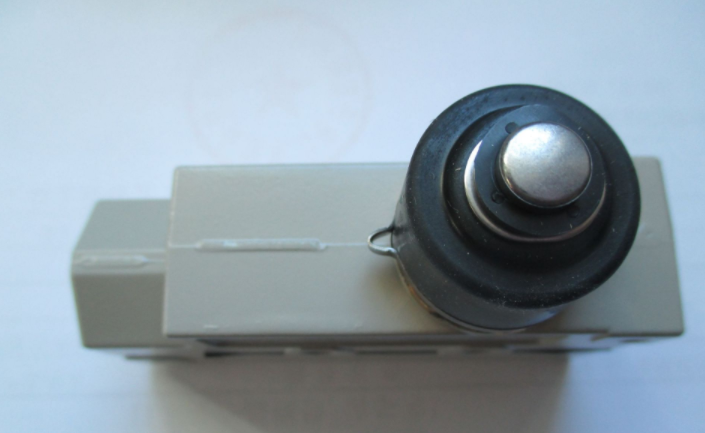 1PCS Omron ZE-N-2 ZEN2 Limit Switch In Box -New Free Shipping *TT | eBay