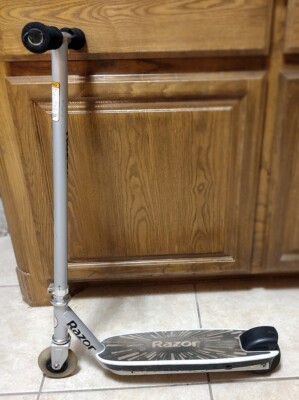 Razor Color Rave Kids Electric Scooter from 2021 | eBay