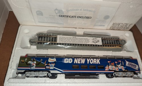 HAWTHORNE VILLAGE NEW YORK FOOTBALL GIANTS HO Fan Dome Car | eBay